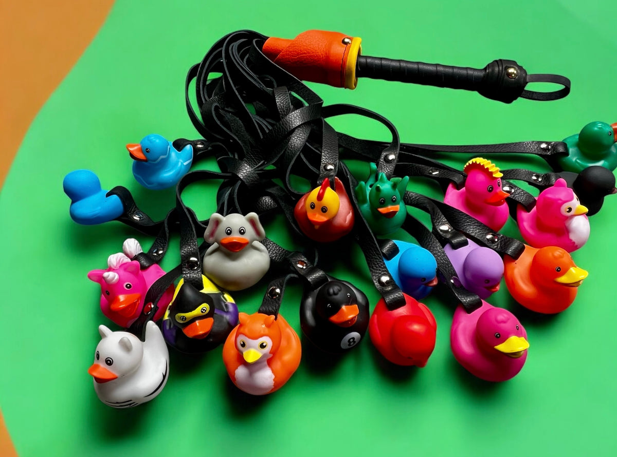 Rubber Ducky Flogger – Sassamon Leather